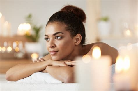Free Photo Portrait Of Beautiful African Woman Resting Relaxing In
