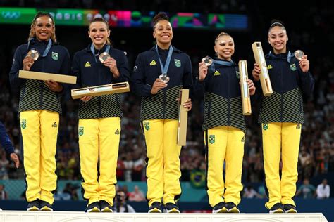 Rebeca Andrade brilha e o Brasil leva bronze inédito na ginástica