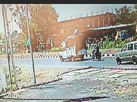 The Incident Is Not Stopping Bike Rider Miscreants Ran Away After