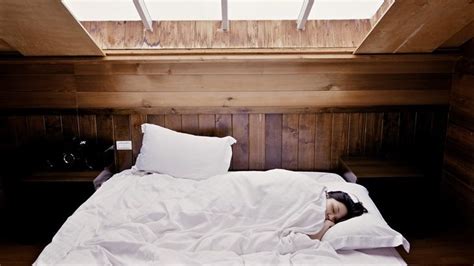 Naked Sleep Metode Sederhana Yang Bantu Tidur Lelap MerahPutih