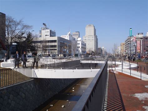 西野康造作品 創成川公園