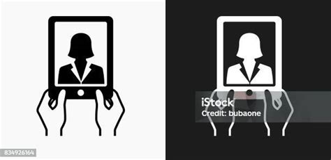 흑인과 백인 벡터 배경에서 전화 통신 아이콘 Brand Name Online Messaging Platform에 대한 스톡 벡터
