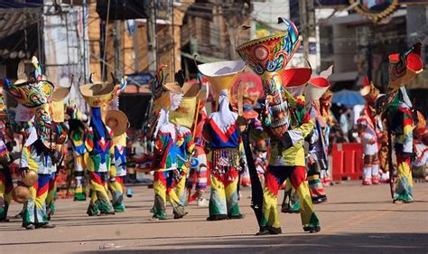 ประเพณีบุญหลวงและการละเล่นผีตาโขน ประจำปี 2558