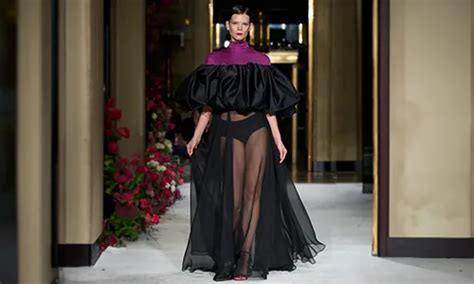 Stylish Comfort Mastering The Pantless Trend With Class And Confidence