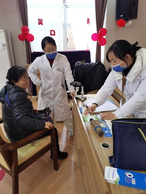 茨菇塘街道开展免费白内障筛查义诊活动