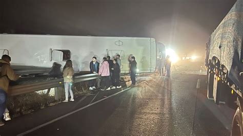 Un Muerto Y Más De Cuarenta Heridos Por Volcamiento De Bus En Ruta 5