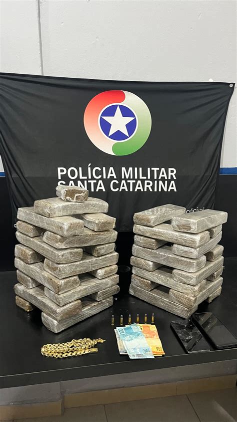 Carro De Aplicativo Transportava Drogas Em Camboriú