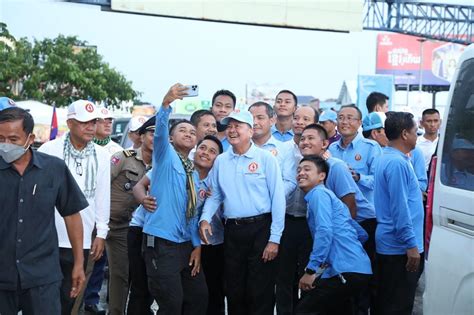 សម្ដេចក្រឡាហោម ស ខេង អំពាវនាវពលរដ្ឋនៅខេត្តព្រៃវែង កុំភ្លេចចូលរួមបោះឆ្នោតឲ្យបានគ្រប់ៗគ្នា