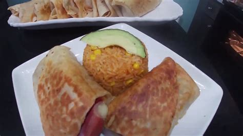 How To Cook Mexican Chilucas Youtube