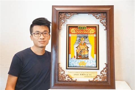 林秉賢玩剪黏 廟宇藝術走入日常