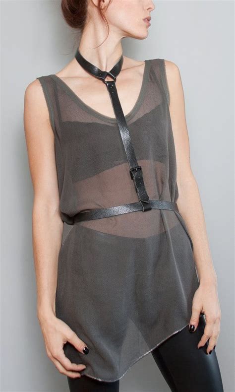 10 Maneras de agregar un arnés a tu look Harness fashion Fashion