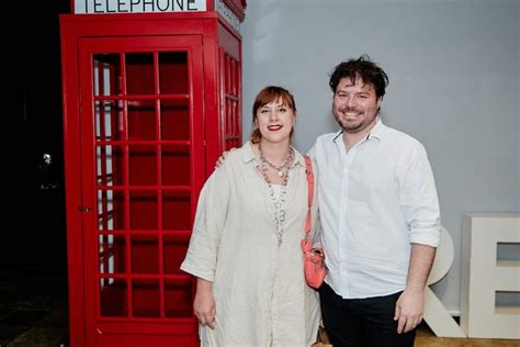 Embaixadora Britânica No Brasil Stephanie Al Qaq Oferece Happy Hour