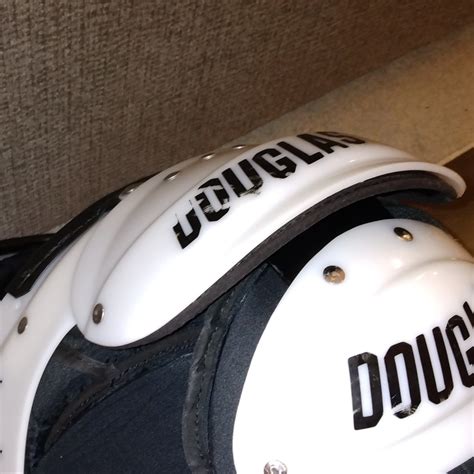 Used Adult Large Douglas Mr Dz Shoulder Pads Sidelineswap
