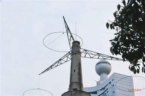 魅力渝中亚洲第一座跳伞塔屹立重庆两路口80年还将大有作为 哔哩哔哩