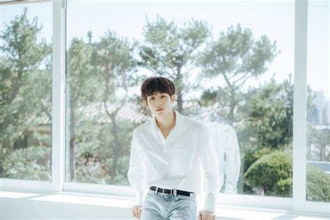 Potret Winwin NCT Dengan Pesona Boyfriend Able
