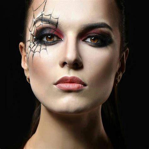 Maquillage toile daraignée nos trucs malins pour réussir son make up