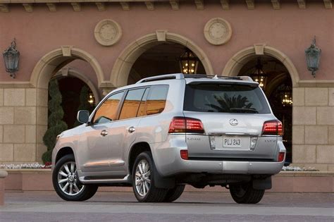 2010 Lexus LX570 Review - Top Speed