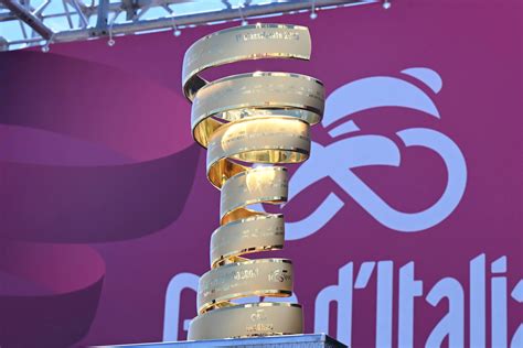 Discussie Giro Ditalia Etappe 12 Is Olav Kooij De Beste Sprinter In