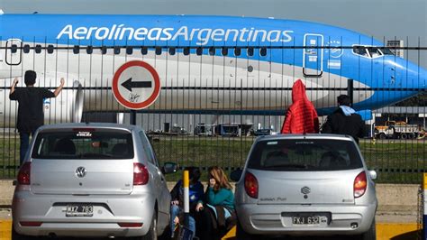 Aerolíneas Argentinas canceló casi 300 vuelos este miércoles por paro