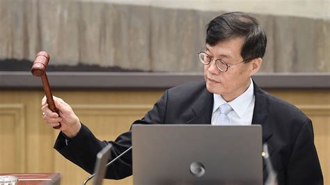 한은 기준금리 연 350 동결역대최장 1년반째 동결