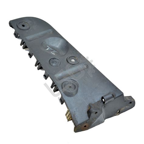 Десен държач задна броня AUDI A4 (B6) 2000-2004 с OEM номер 8E0807454 ...
