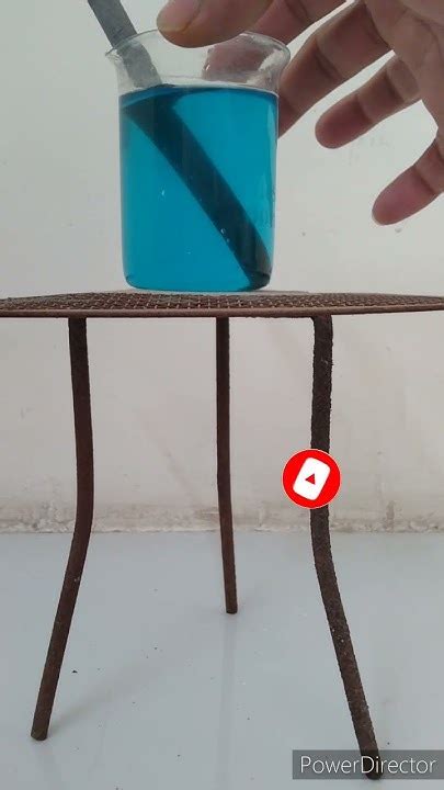 जस्ता को कॉपर सल्फेट के विलयन में डाला जाता हैshortsfeed
