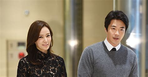 [포토엔]권상우 손태영 두 손 꼭 잡은 잉꼬부부