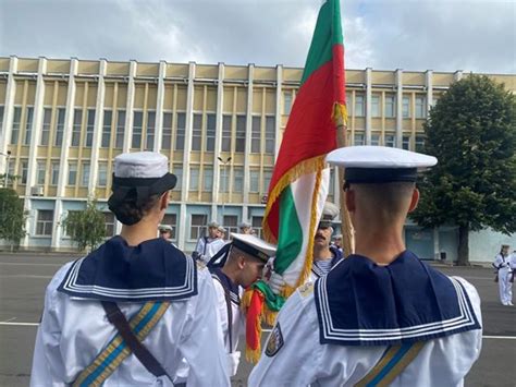 Новите курсанти положиха военна клетва във Военноморското училище във Варна