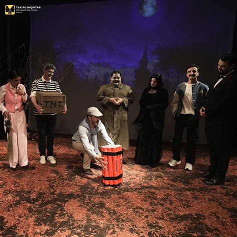 „Фамилија Адамс“ како претстава во Албанскиот театар за деца и млади во