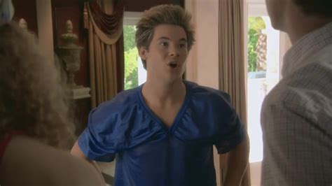 Auscaps Adam Devine Shirtless In Workaholics 1 09 Muscle Id Like To