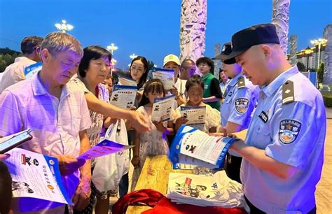 【夏季行动】进集市进社区·····合阳公安宣传 “礼包” 送不停澎湃号·政务澎湃新闻 The Paper