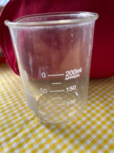 Glass Beaker 200 Ml Cylinder 100ml Everything Else Others On Carousell