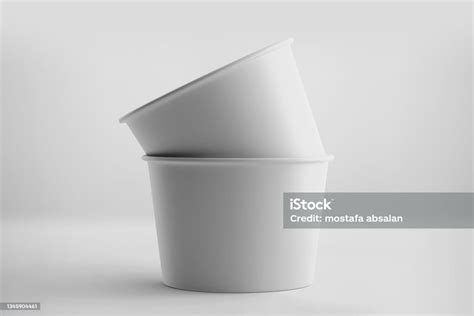 화이트 아이스크림 컵 모형 빈 종이 욕조 용기 가벼운 배경에 격리 된 3d 렌더링 형판에 대한 스톡 사진 및 기타 이미지 형판 아이스크림 양동이 Istock