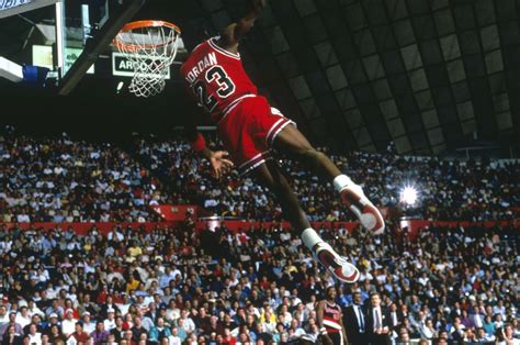 Michael Jordan Le Nike Usate A Trieste Battute Allasta Per 615 Mila