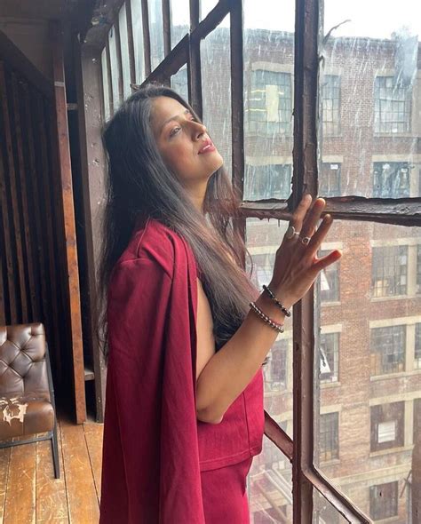 Actress Kanishka Soni Celebrates Her First Wedding Anniversary After