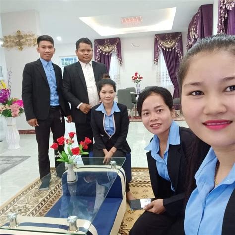 វីឡាទោល និងផ្ទះល្វែង