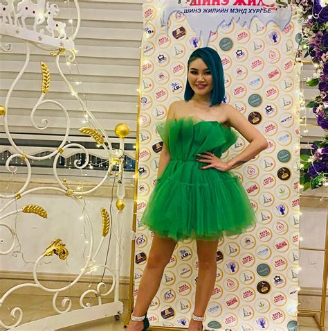 Share шэйр Бэлэн бараа зураг ороогүй олон загвар байгаа зургаа утсандаа хадгалаад ирээрээ 🏢🏢