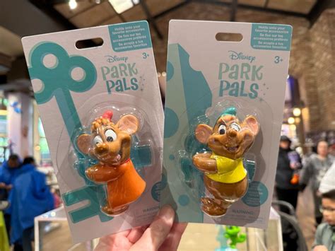 New Cinderella Jaq And Gus Park Pals Scurry Into Disneyland Resort