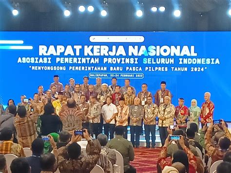 Buka Rakernas Appsi Jokowi Kewajiban Gubernur Tingkatkan Konsumsi