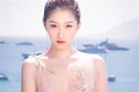 娱乐圈5位最美童星：关晓彤、宋祖儿、张雪迎颜值差距一目了然