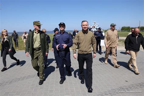 Prezydent W Morskim Oddziale SG Przy Granicy Z Obwodem Kaliningradzkim Radio Olsztyn