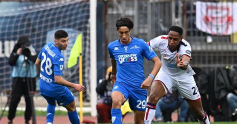 0 1 Yerri Mina Lidera La Resistencia Del Cagliari Infobae