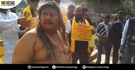 Tdp Mp N Sivaprasad Turns Tantrik To Stage Protest For Andhra Pradesh
