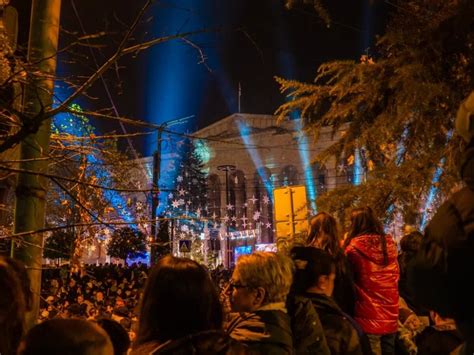 ვისაც ჯერ კიდევ არ გინახავთ საახალწლოდ მორთული რუსთაველი Kalaki Ge სფოტოგრაფი საახალწლო