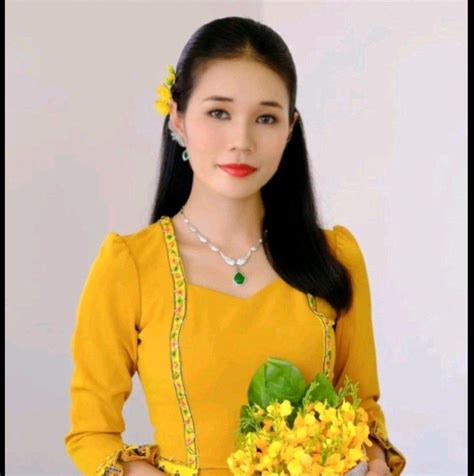 အလုပ်ရှင်တိုက်ရိုက် ၀န်ထမ်းခေါ်ယူခြင်း Facebook