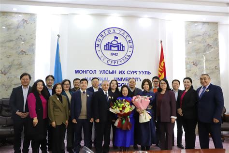 МУИС ийн зарим багш ажилчид төрийн дээд цол одон медаль хүртлээ Монгол Улсын Их Сургууль