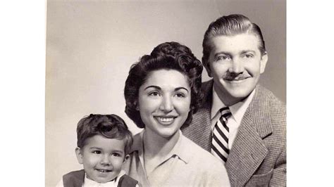 بازگشت خواهر شاه پهلوی با شوهر آمریکایی‌ اش به ایران عکس هایی که