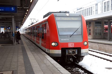 18 Jähriger Wird Von S Bahn Mitgeschleift Oe24at