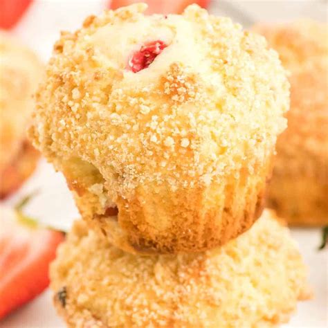 Easy Strawberry Muffins With Streusel Crumb Topping Cheerful Cook