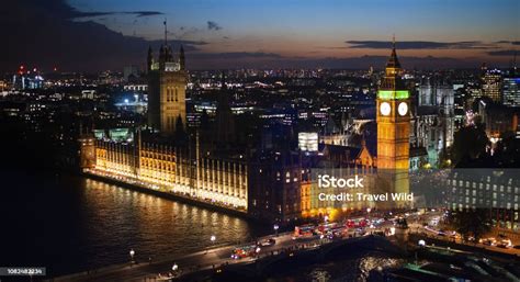 관람차 템 즈 강와 조명된 도시 런던 영국의 위에서 아름 다운 보기 빅 벤에 대한 스톡 사진 및 기타 이미지 빅 벤 밤 하루 시간대 공중 뷰 Istock